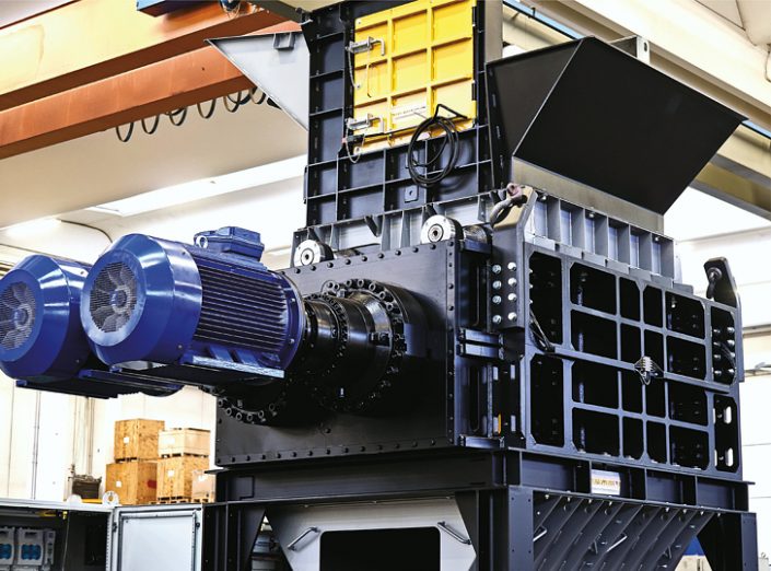 Forrec stellt den neuen TX1600 Shredder für das Recycling von Reifen ...